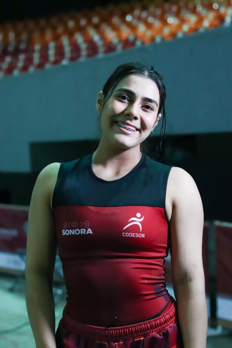 Daphne Guillén, Aurelio Pérez y Sofía Ibarra, ganadores del Premio ...