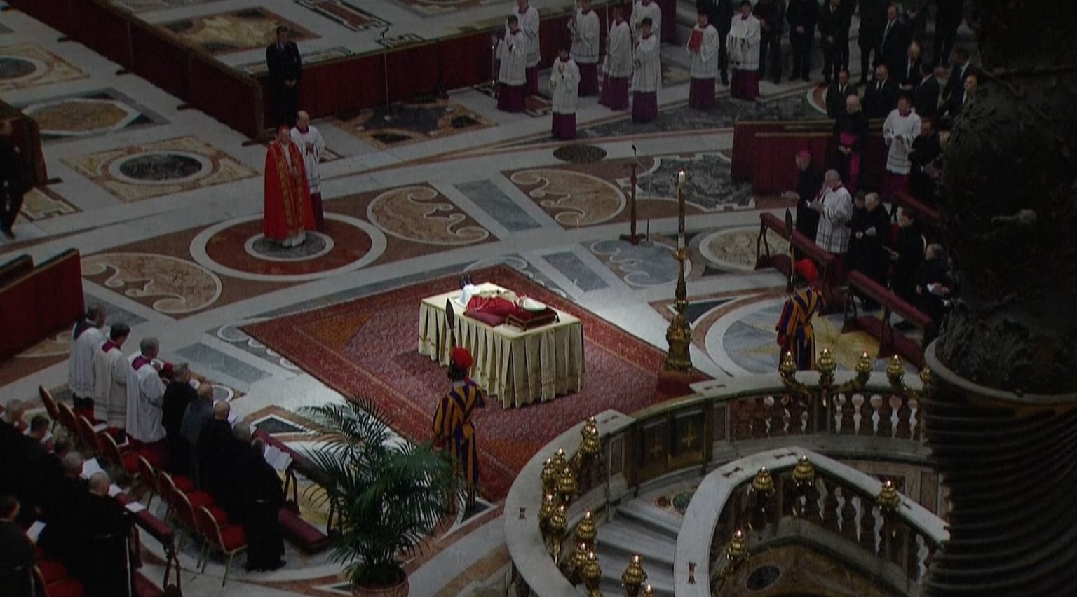 Las exequias de Benedicto XVI en el Vaticano - Telemax