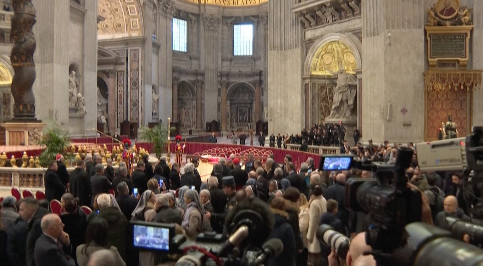 Las exequias de Benedicto XVI en el Vaticano - Telemax